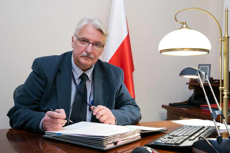Poland rejects EU demands on court crisis | Euractiv
