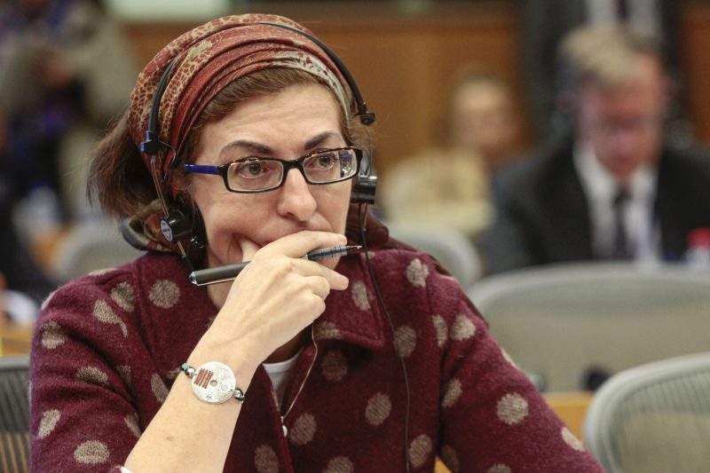 Catalonia independence leader banned from public office | Euractiv