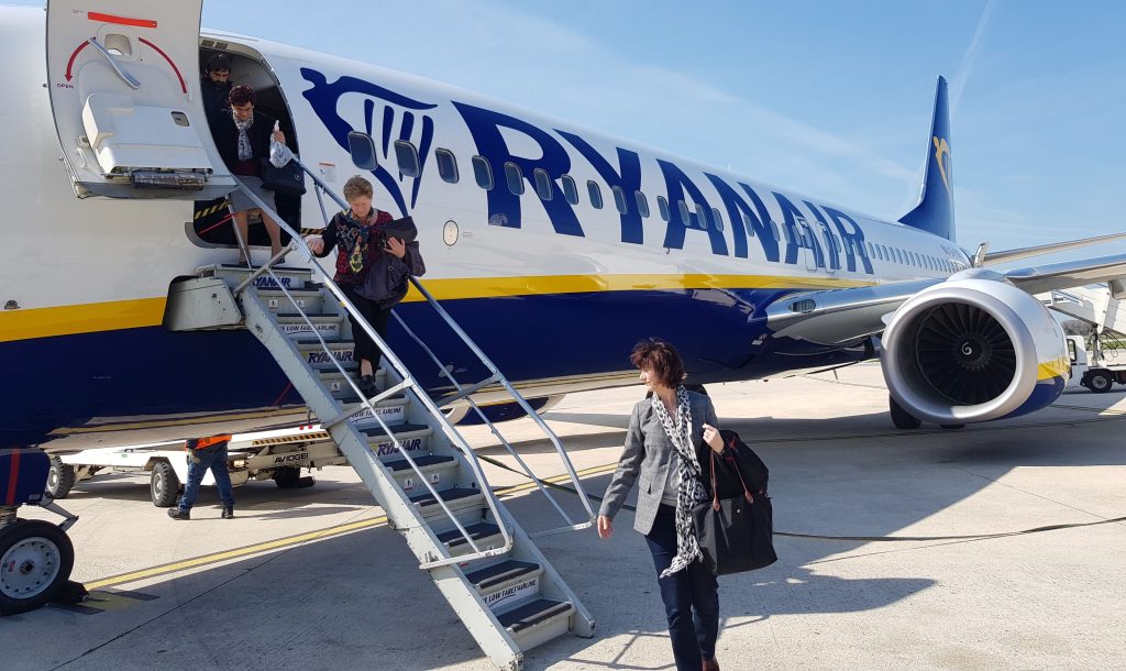 Airlines lodge EU complaint over French strikes | Euractiv