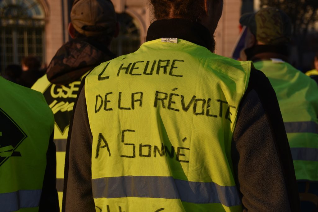 French ‘yellow vests’ caught up in social networks | Euractiv