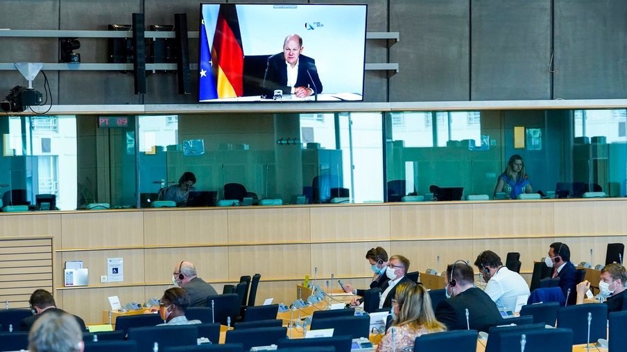 EU lawmakers set to open door for recovery funds to support fossil gas ...