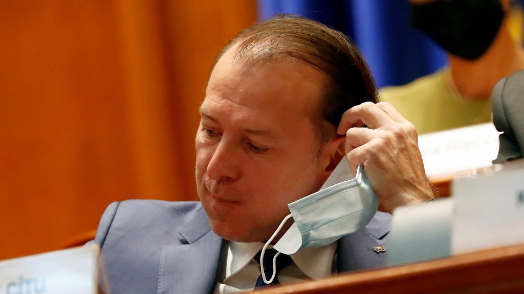 Romania faces political crisis as MPs collapse government | Euractiv