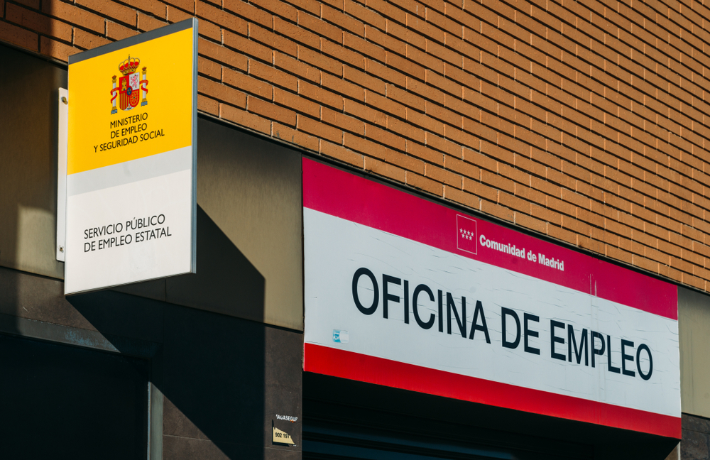 Spanish government set to extend furlough schemes for one year | Euractiv