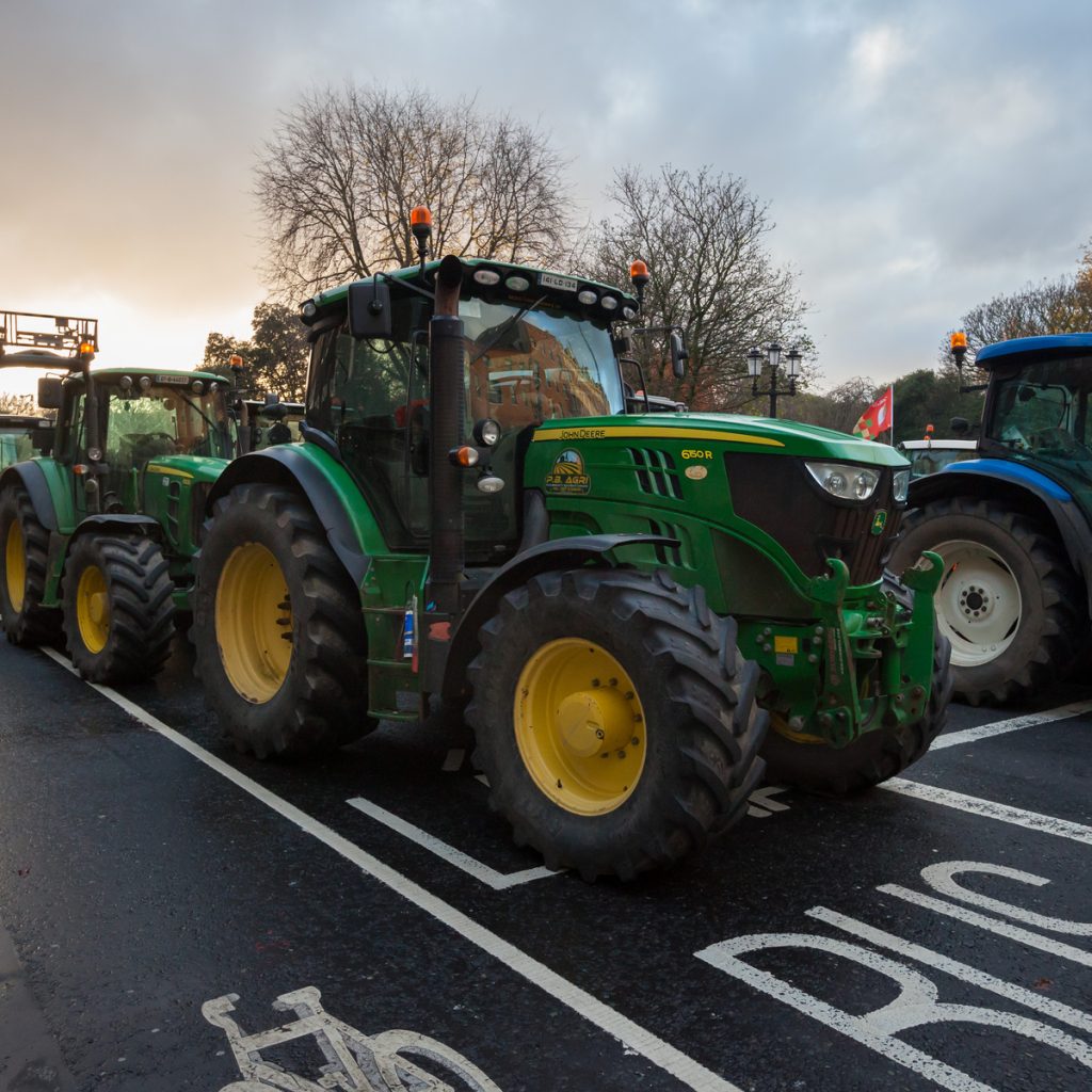 Tractor convoy protests against CAP in Dublin | Euractiv