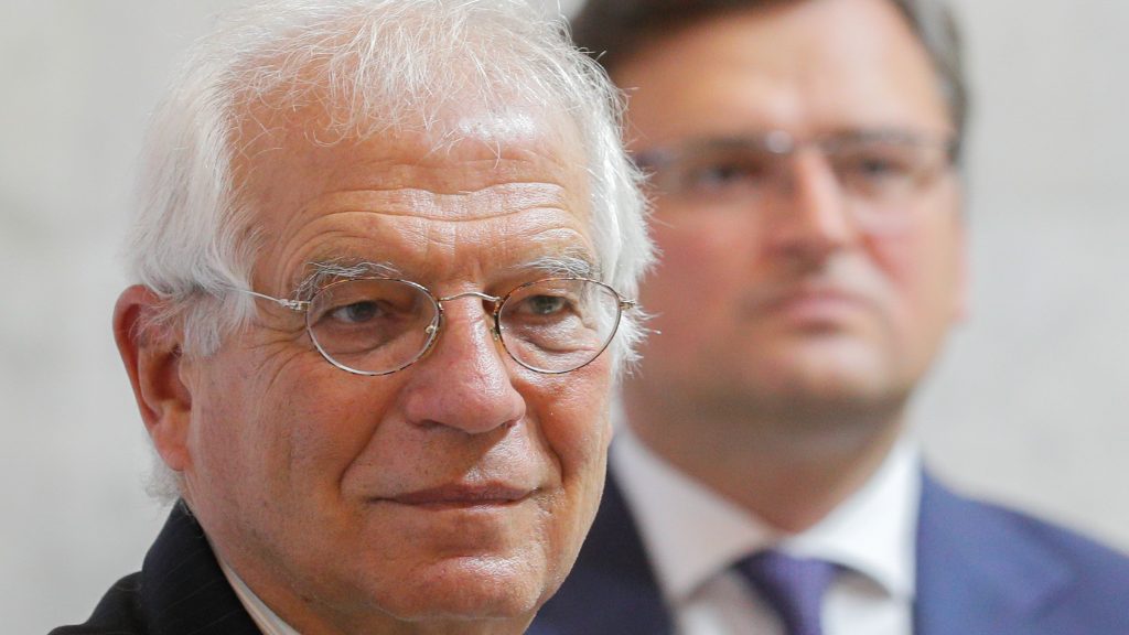Borrell visits Ukraine frontline in show of support amid Russia fears ...