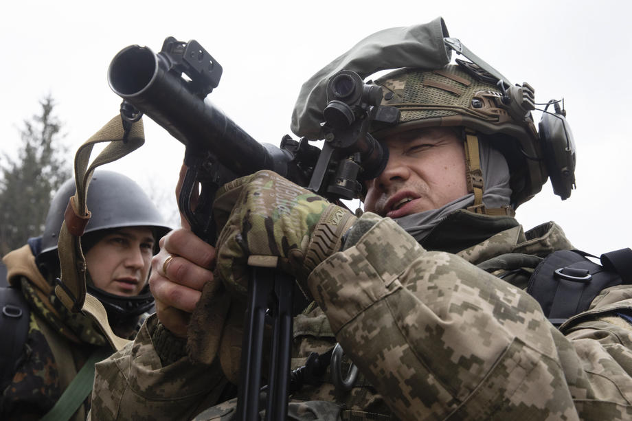 Spain to deploy soon extra troops to support NATO allies | Euractiv