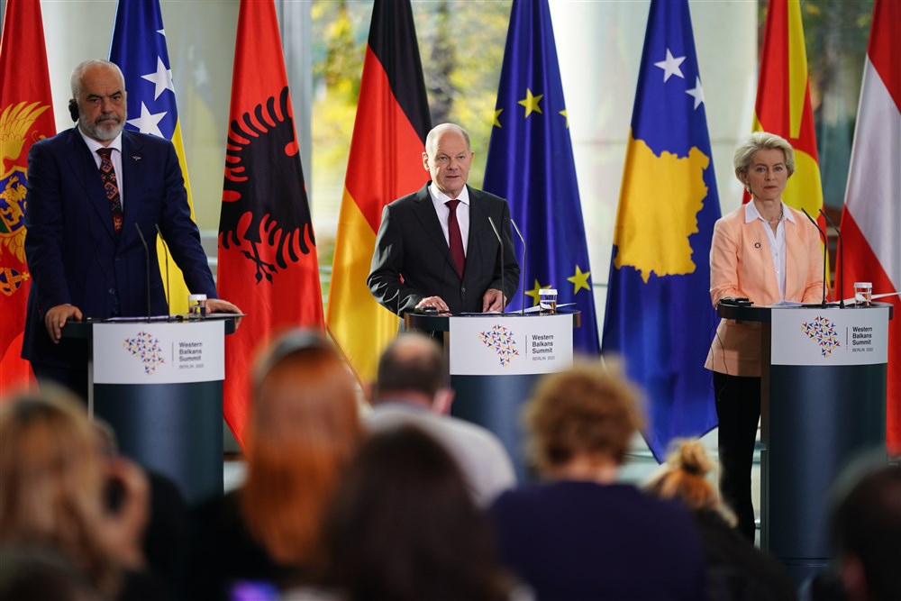 Western Balkans sign landmark agreements in Berlin ahead of December ...