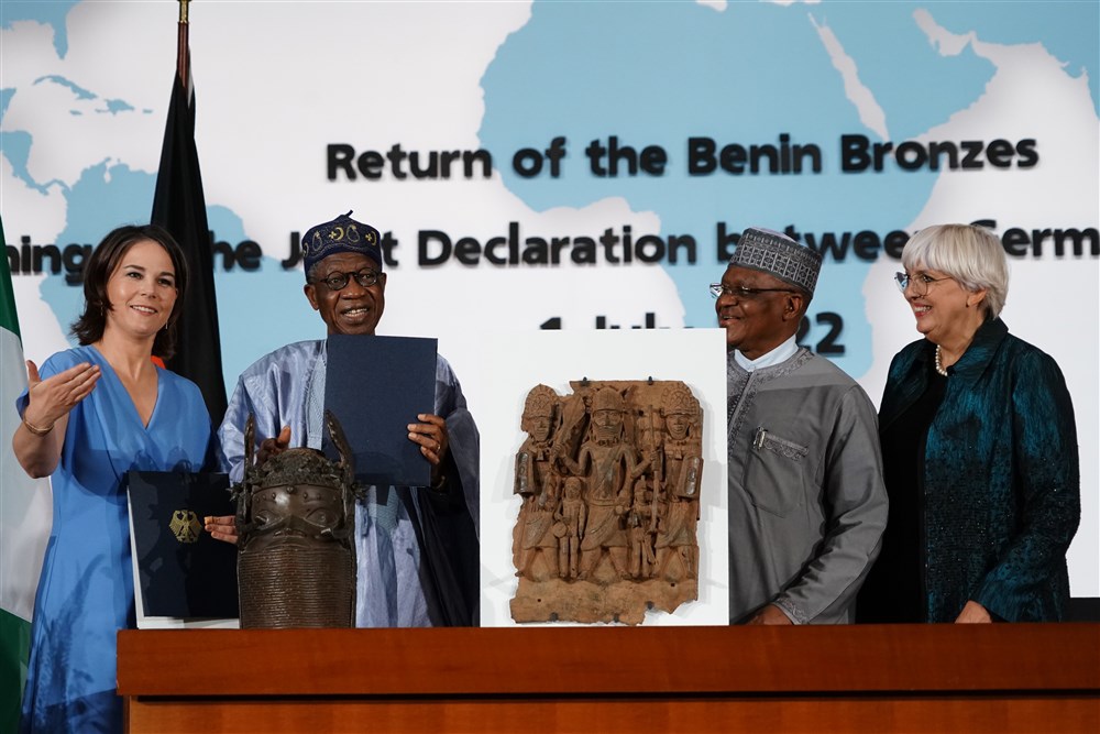 Germany returns first Benin Bronzes to Nigeria | Euractiv