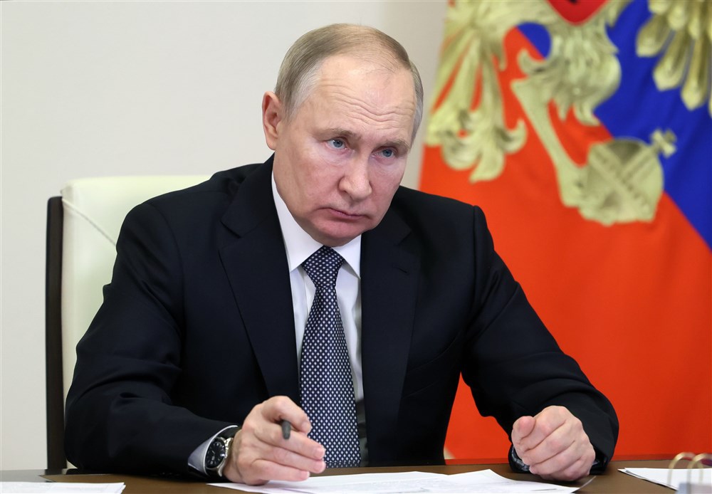Putin orders FSB to step up surveillance of Russians and borders | Euractiv