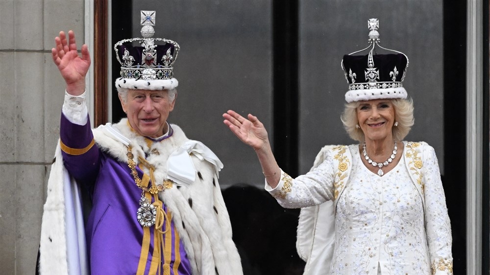 King Charles III crowned in ceremony blending history and change | Euractiv