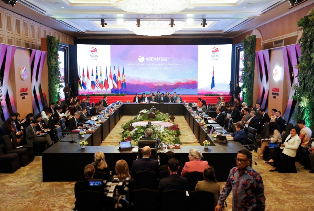 ASEAN-plus-three to meet on South China Sea, economic ties | Euractiv