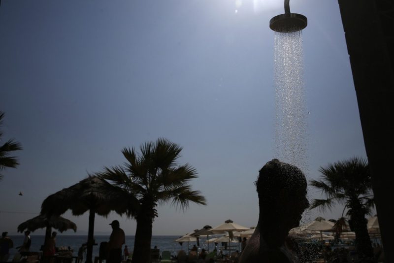 Heatwave forces Athens to close Acropolis, US Southwest broils | Euractiv