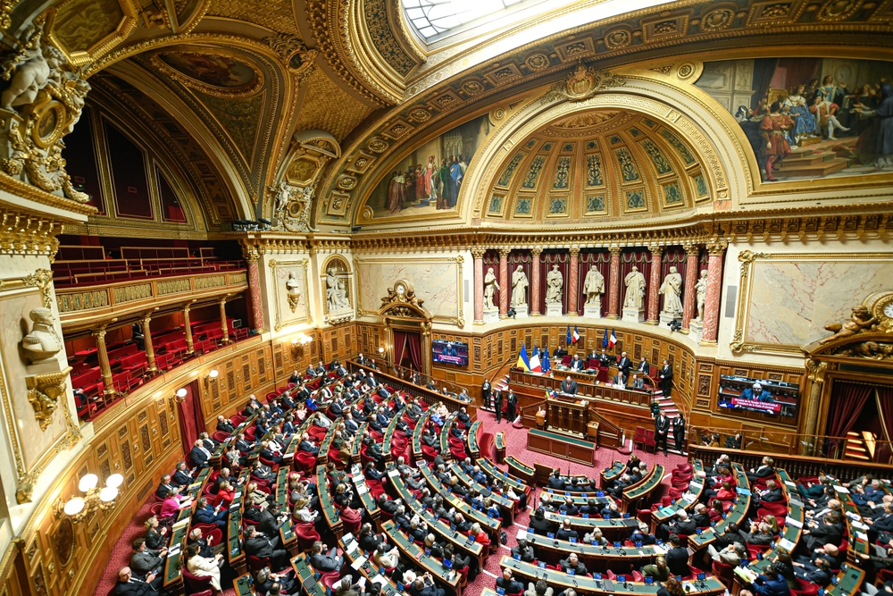 French politicians bicker as tensions on French streets ease | Euractiv