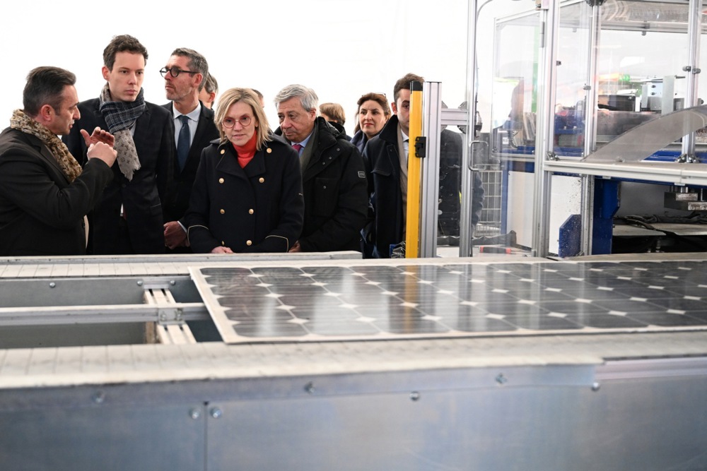 France 'omits' renewable energy target in 2030 energy-climate plan ...
