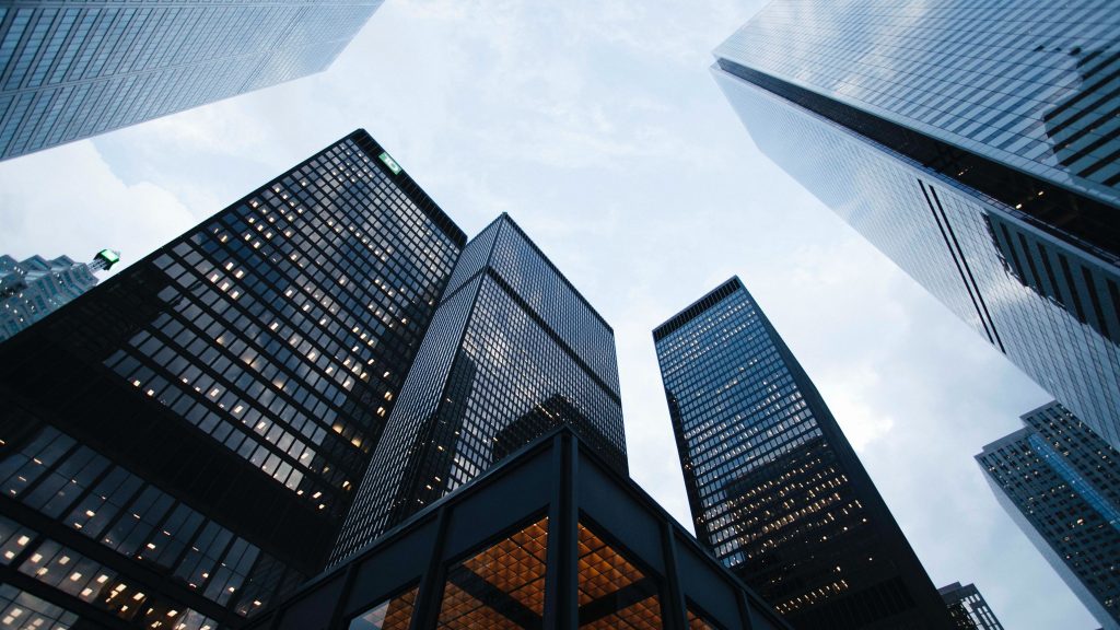 Corporations fall short on implementing green agendas: report | Euractiv