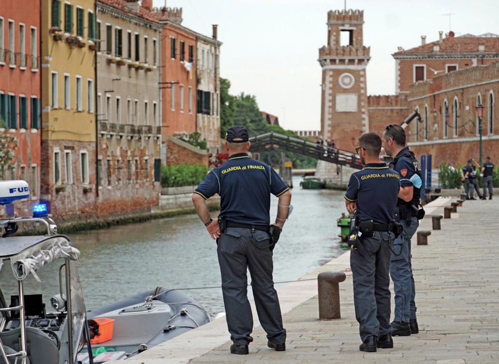 Italy uncovers alleged €600mn Recovery Fund fraud | Euractiv