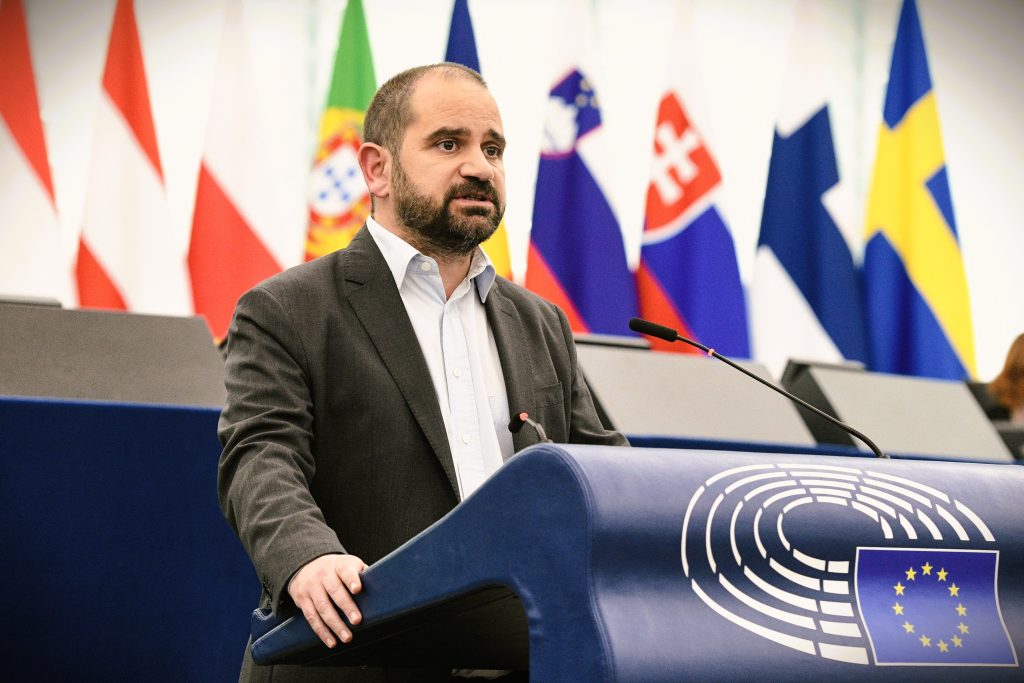 Europe Ahead: Left's Gusmão on following US, China path | Euractiv