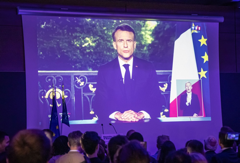 After Macron's call for snap election, game of alliances is on | Euractiv