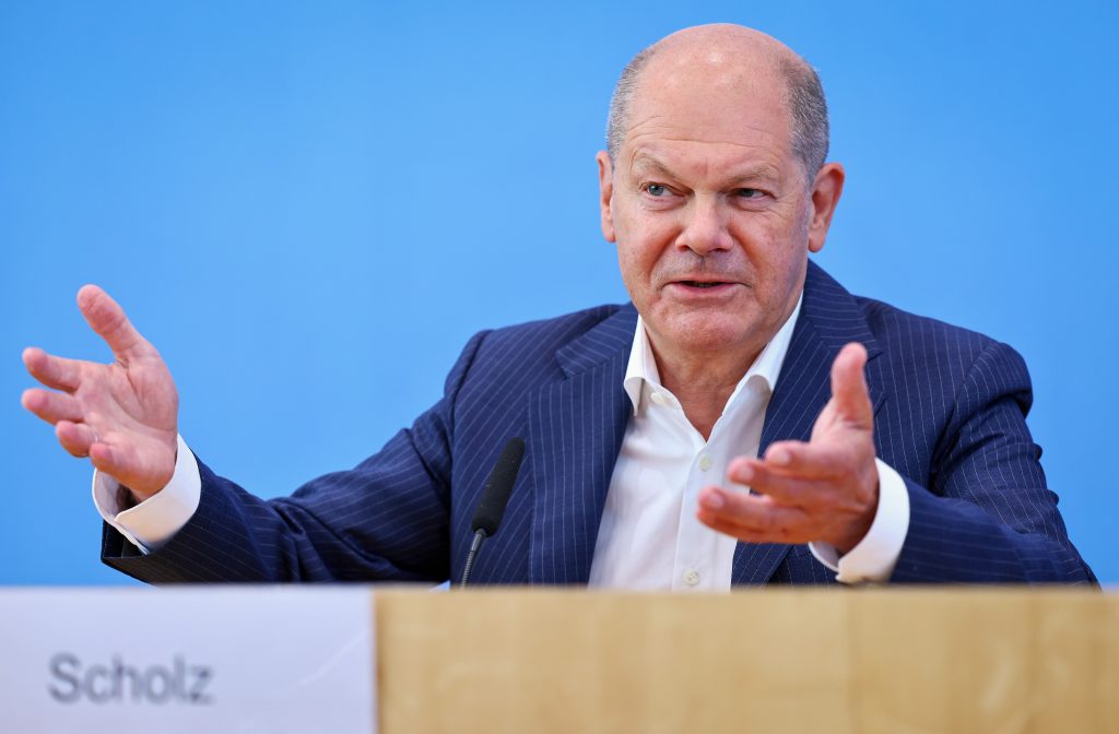 Germany's Scholz dismisses critics' fears as he backs stronger military ...