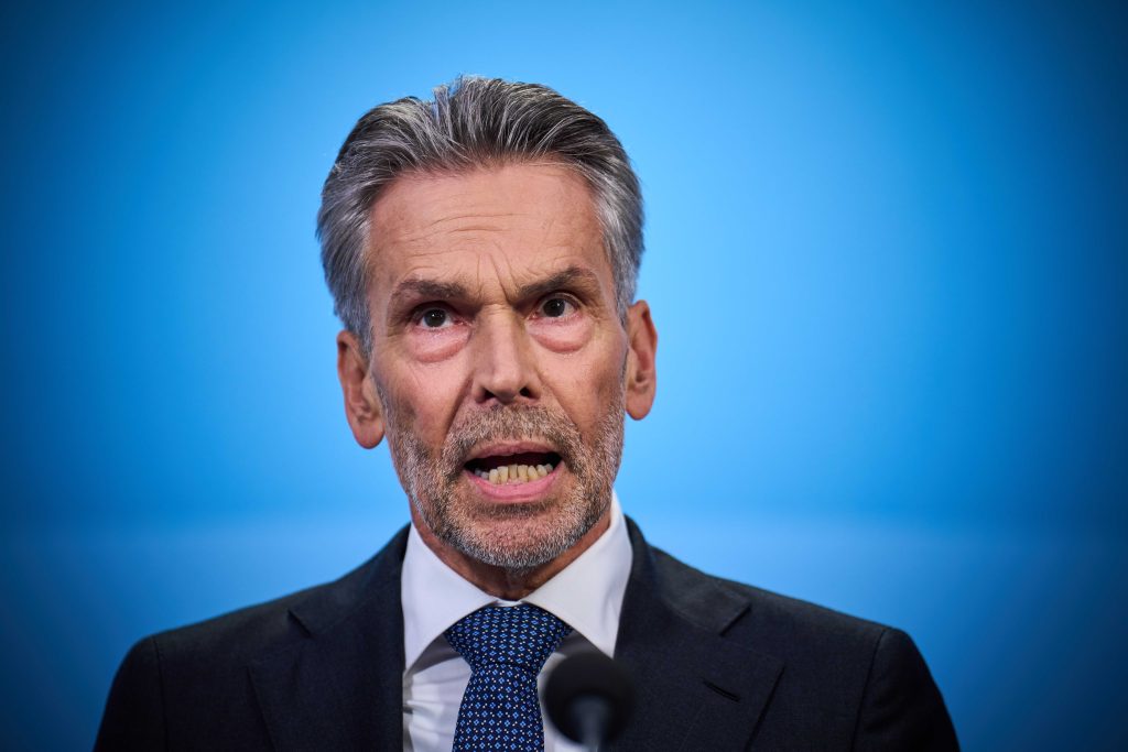 New Dutch government unveils toughest asylum reform in history | Euractiv