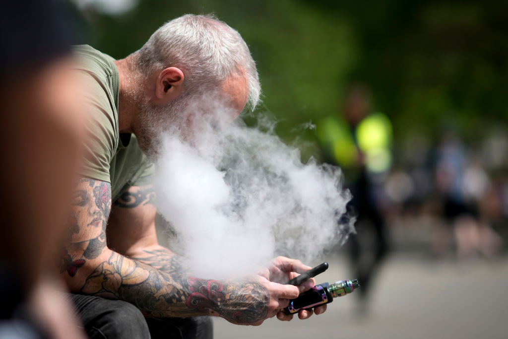 MEPs finalise resolution to extend smoking and vaping bans in public ...