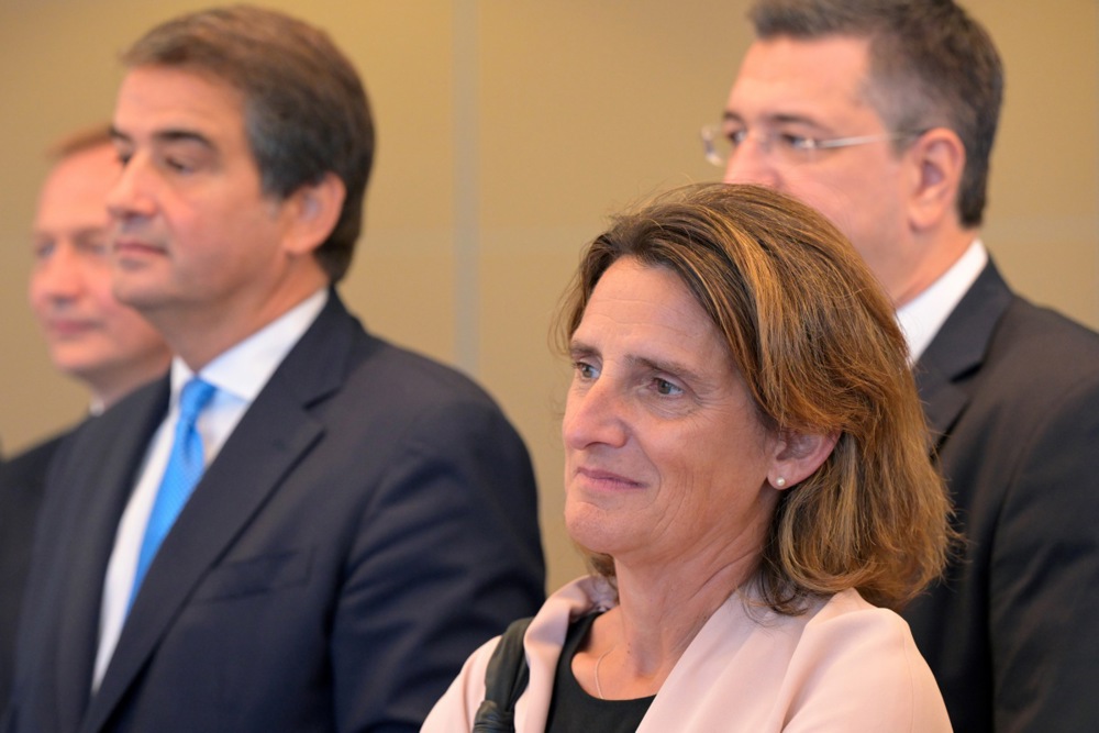 Top10. Von der Leyen launches new EU commission with surprising picks ...