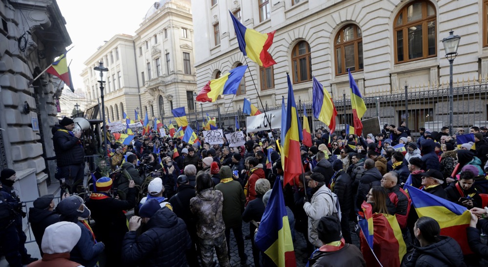 Far-right Romanian party leads protests against cancelled presidential ...