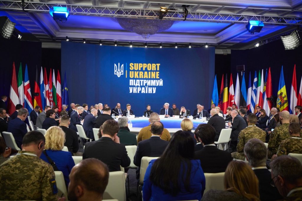 Western leaders in Kyiv pledge support as US backing fades | Euractiv