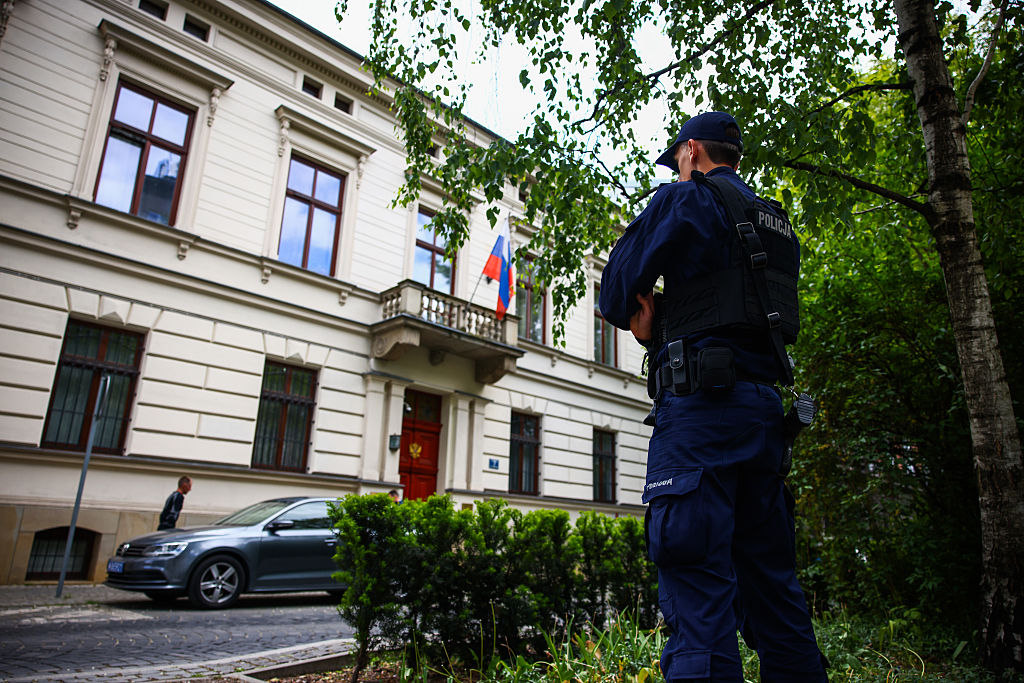 Poland closes Russian consulate in Krakow over Warsaw mall blaze | Euractiv