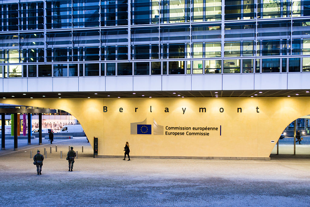 EU Commission struggles to explain tobacco tax plan | Euractiv