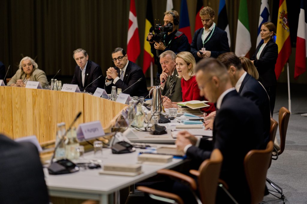 Why the EU wrestles with what to do with Russia’s frozen assets | Euractiv