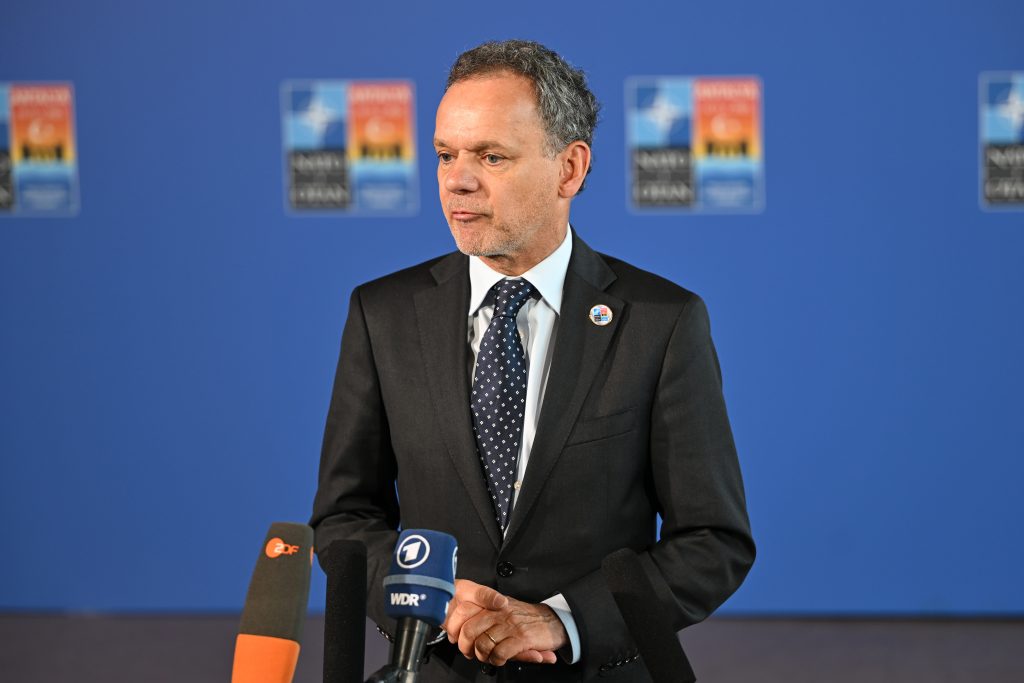 Dutch foreign minister resigns over Israel sanctions showdown | Euractiv