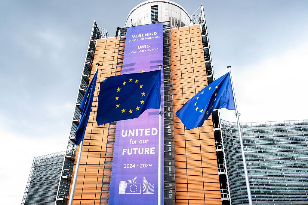 EU says $1.4 trillion spending pledge to US ‘in no way binding’ | Euractiv