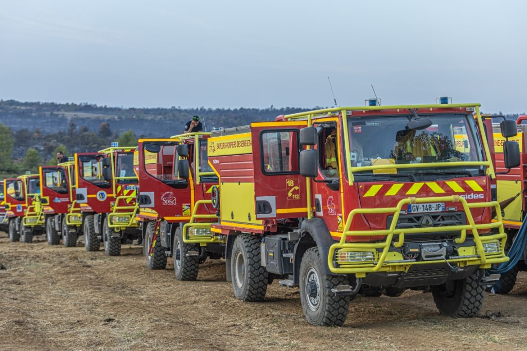 Firefighters bring huge blaze in France under control | Euractiv