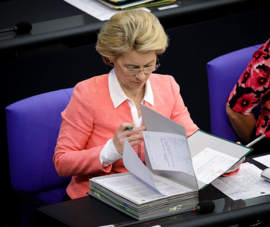 Commission's defence initiatives for 2026 revealed | Euractiv