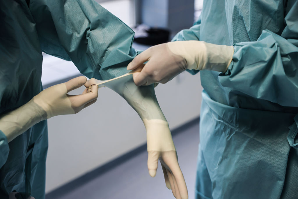 Surgical gloves expose risks in EU’s ‘Made in Europe’ push | Euractiv