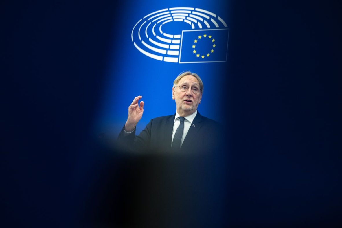 MEPs back EU-US trade deal after slamming it as 'imbalanced' | Euractiv