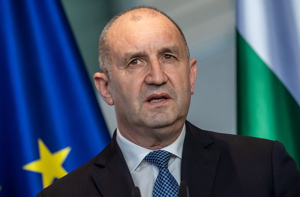 Bulgaria heads for EU deficit procedure months after euro entry | Euractiv