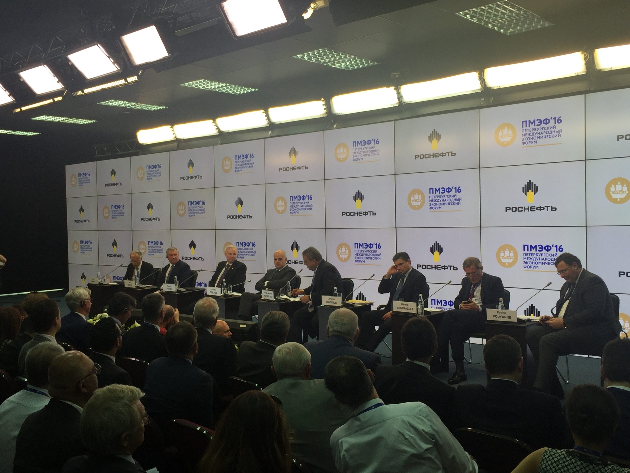 Will 'digital oil' be the solution to the energy crisis? | Euractiv
