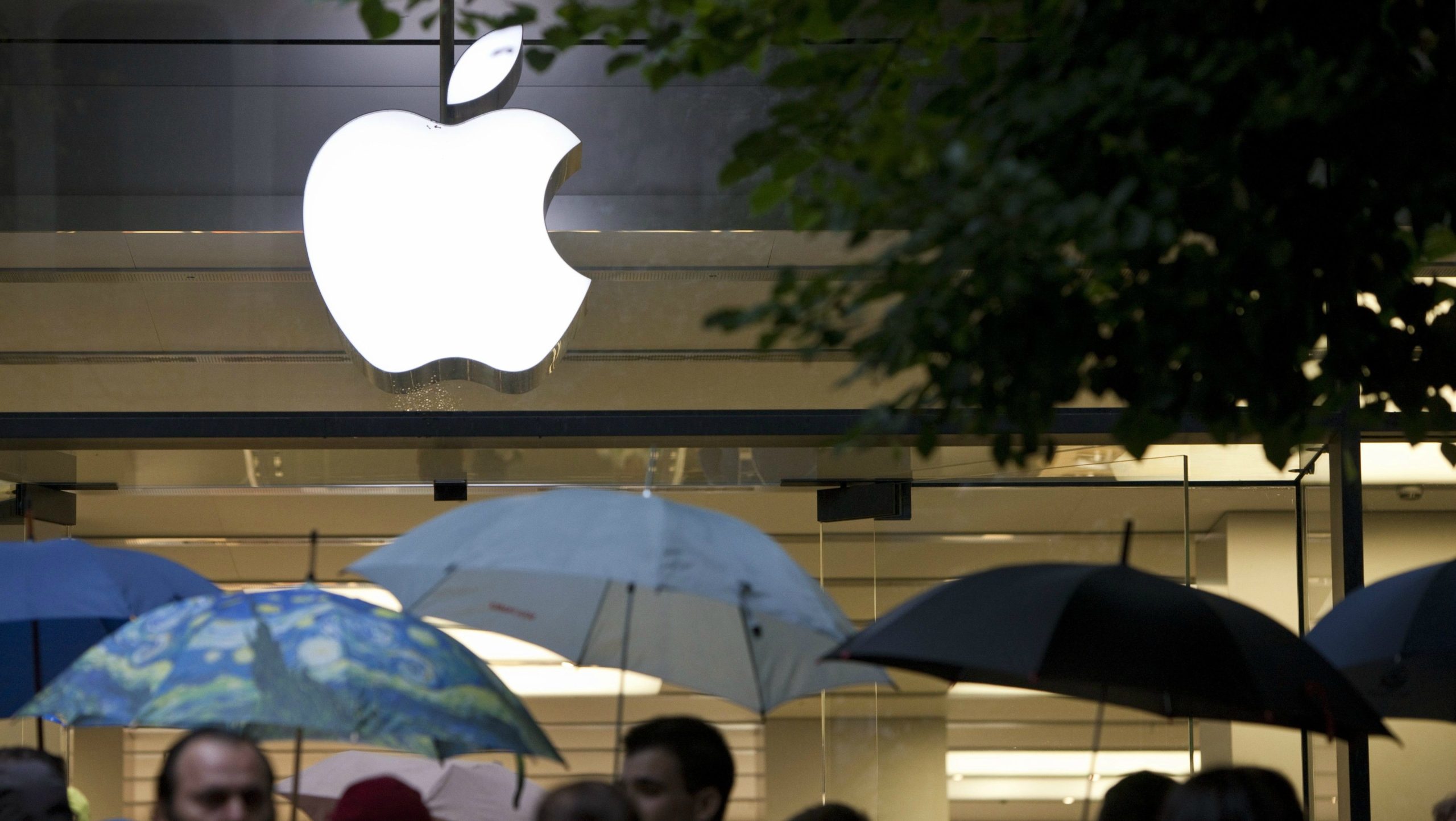 Apple, Ireland strike deal on €13bn tax payment | Euractiv