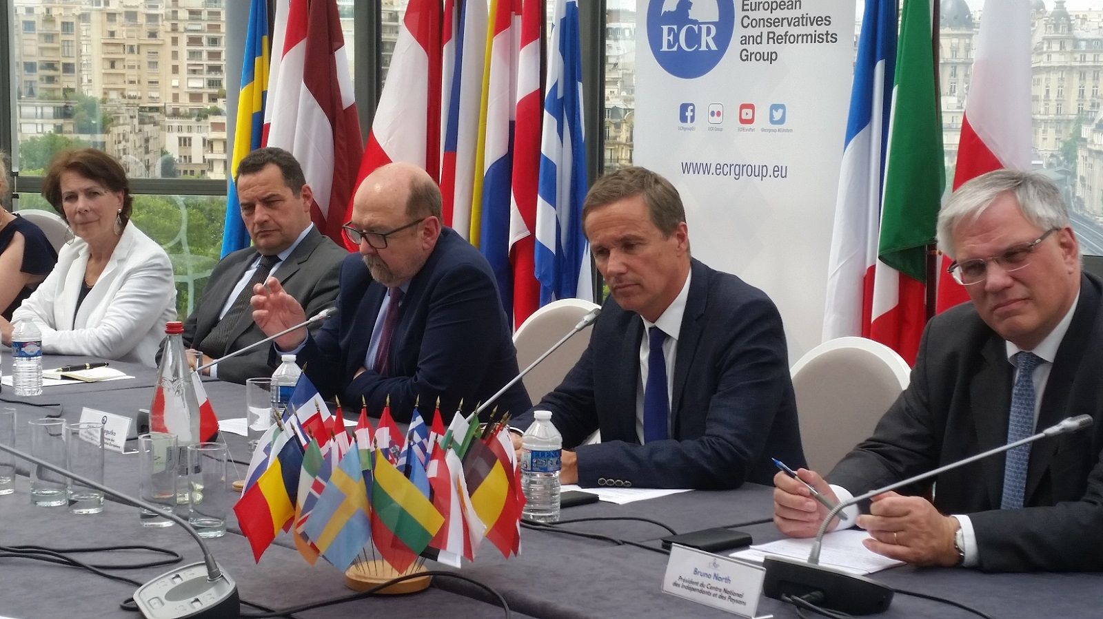 European conservatives reach out to sovereignists | Euractiv