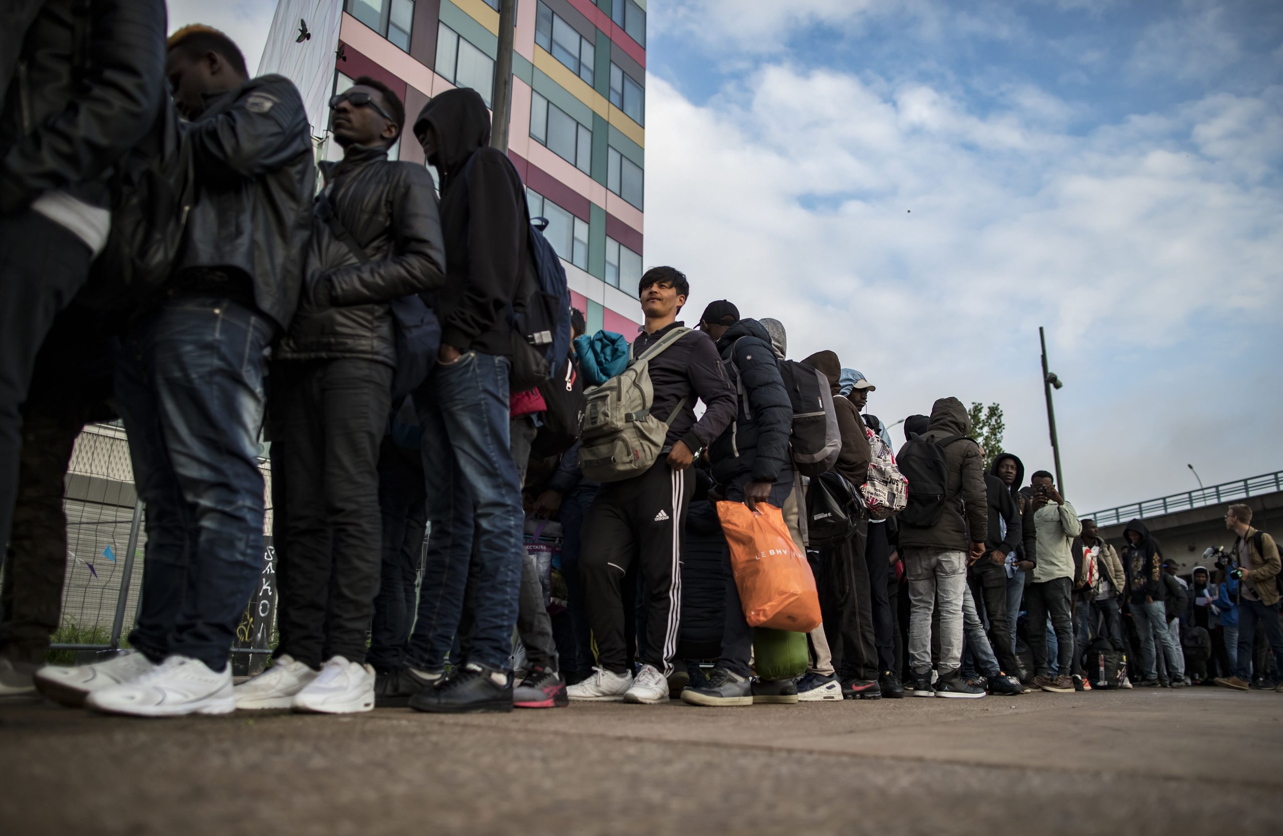 France adopts controversial asylum and immigration law | Euractiv