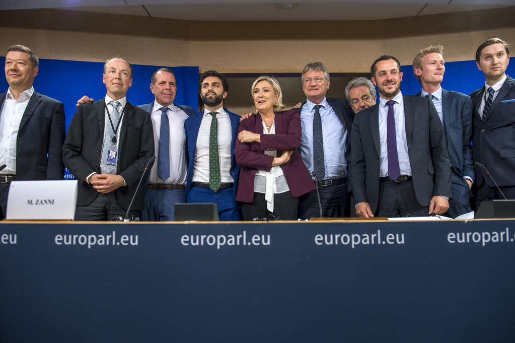 Far-right wants to be involved in next Parliament's power-sharing ...