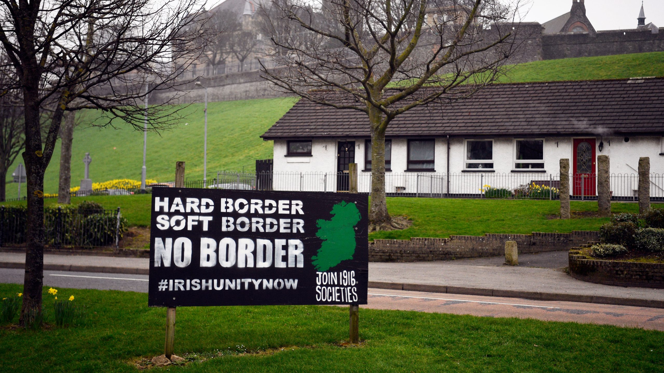 Boost Irish backstop with new protocol, says Tory-backed group | Euractiv
