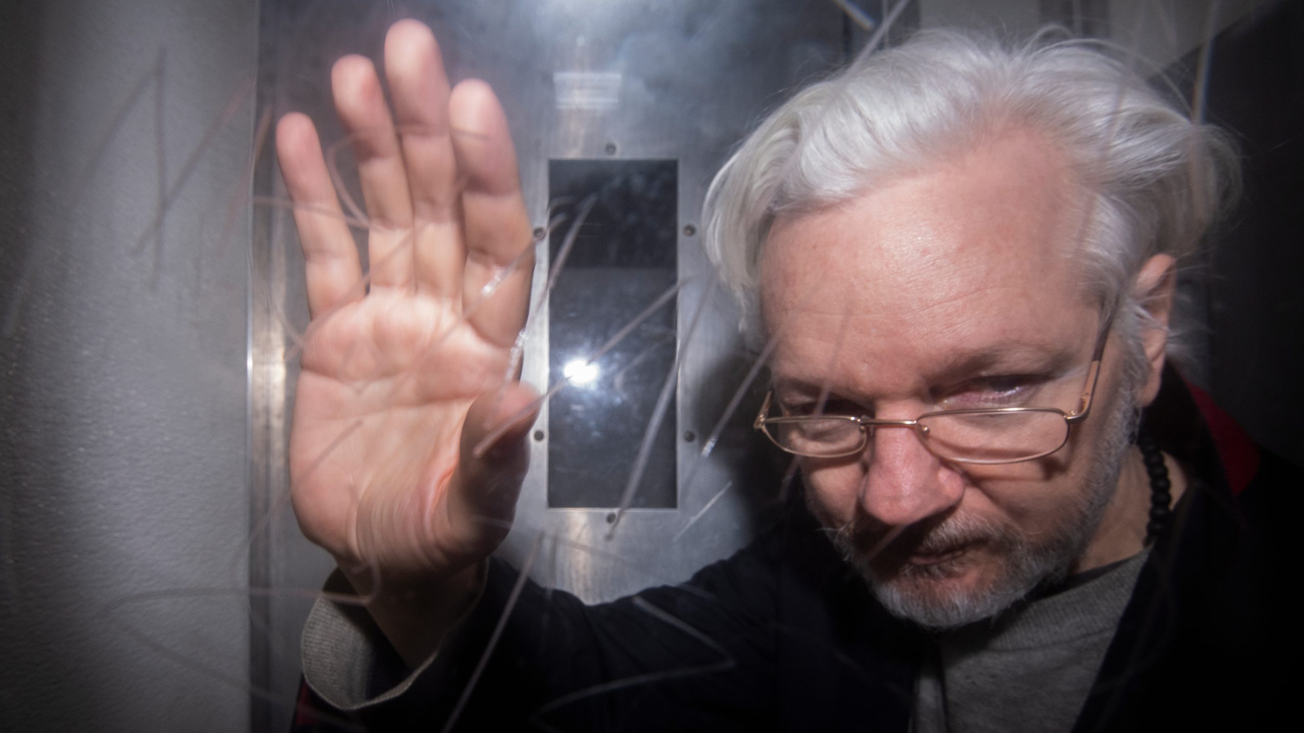 Trump offered to pardon Assange if he denied Russia helped leak ...