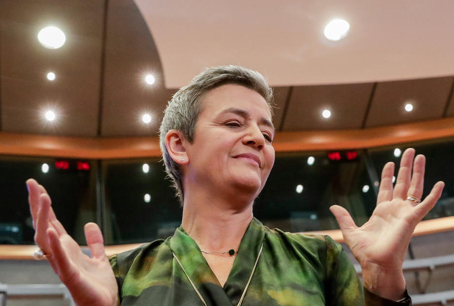 Brussels launches investigation against Apple for abusive practices ...