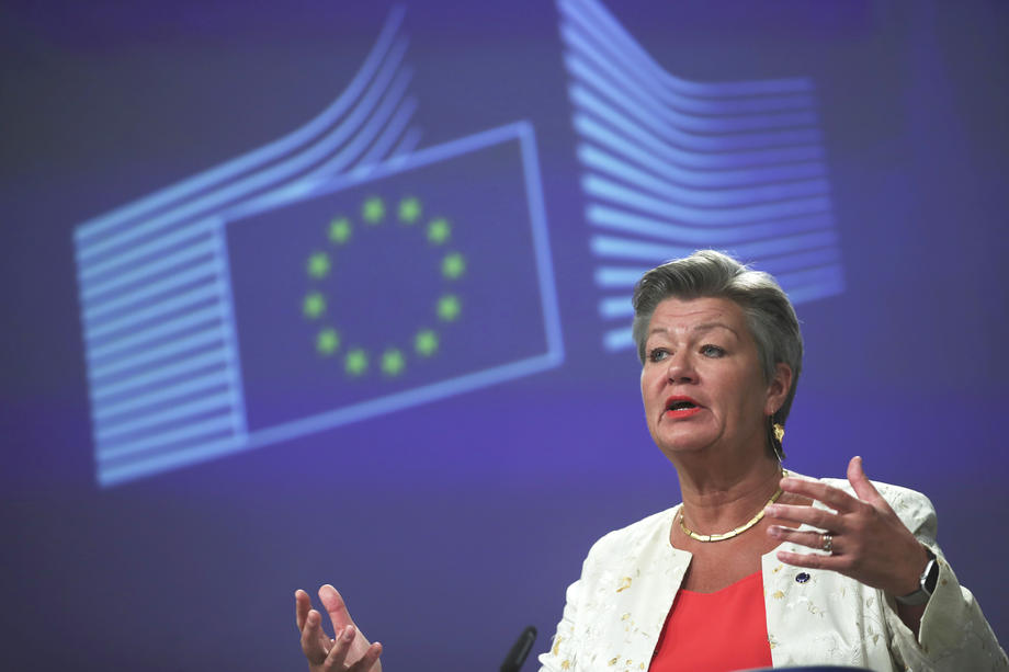 Commission to present mandatory rules for platforms to 'detect, report ...