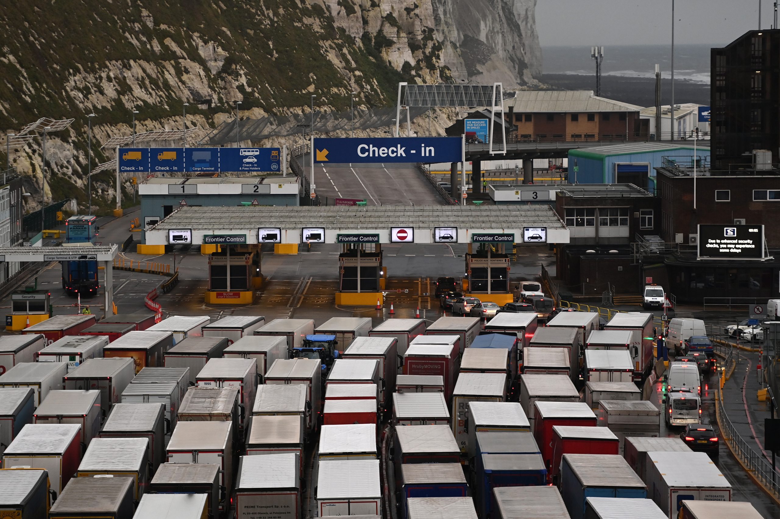 UK working 'as fast as possible' to resolve border closures | Euractiv