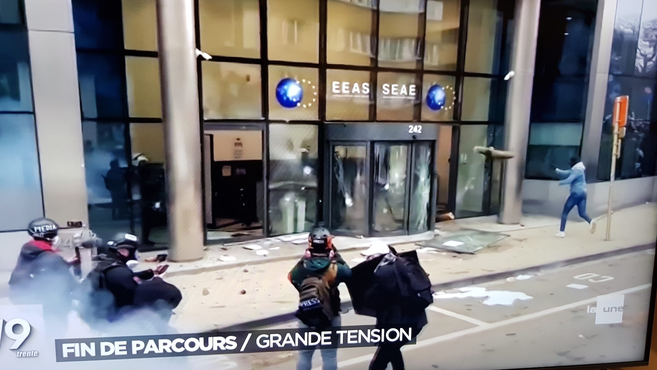 European External Action Service damaged following COVID curbs protest ...