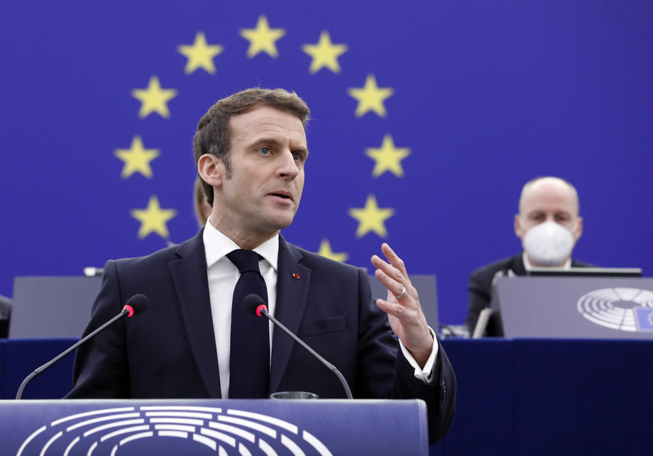 Macron emphasises technology transfer in fight against vaccine ...